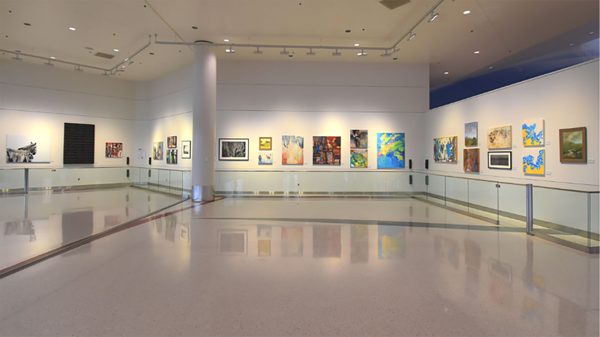 International Art Gallery – The Shops at BWI